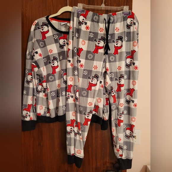 Frosty The Snowman | Intimates & Sleepwear | Frosty The Snowman Pajamas ...